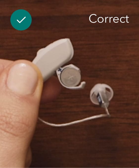 Replacing your hearing aid batteries - Jabra Enhance