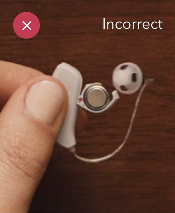 Replacing your hearing aid batteries - Jabra Enhance